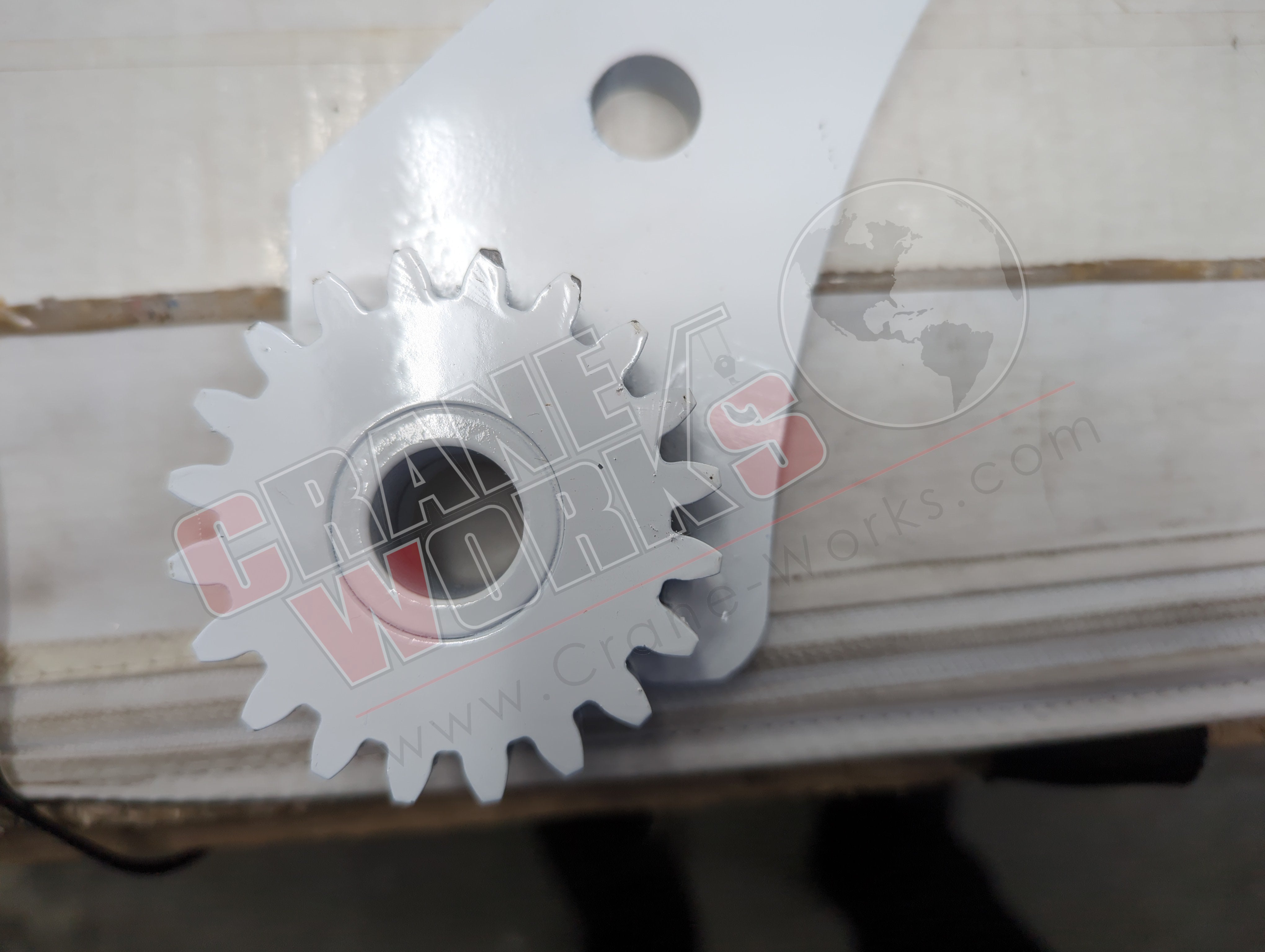 3082 | New Rh Pole Guide Arm (Short Gear) – CraneWorks