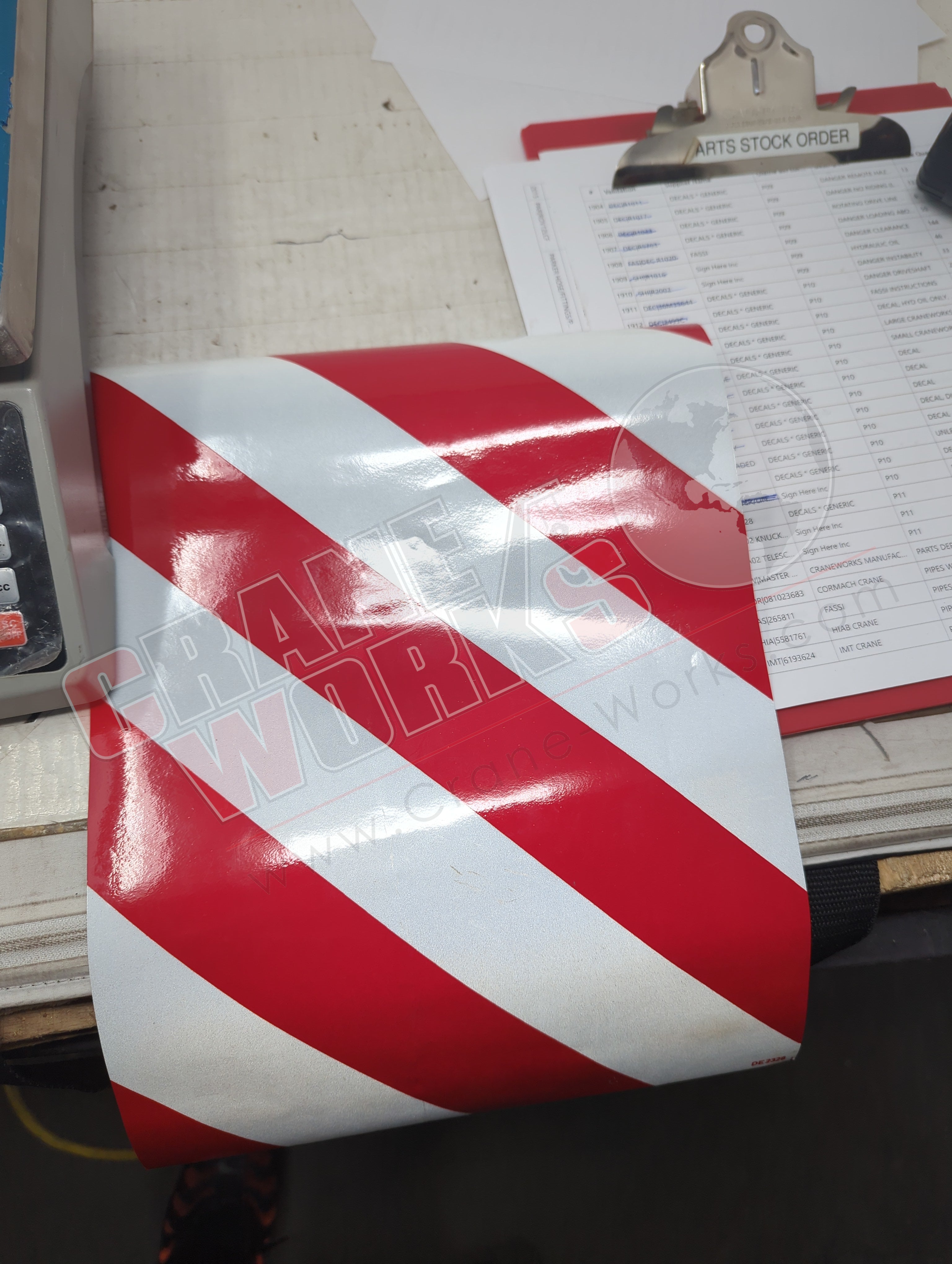 2328 | New Outrigger Reflector – CraneWorks