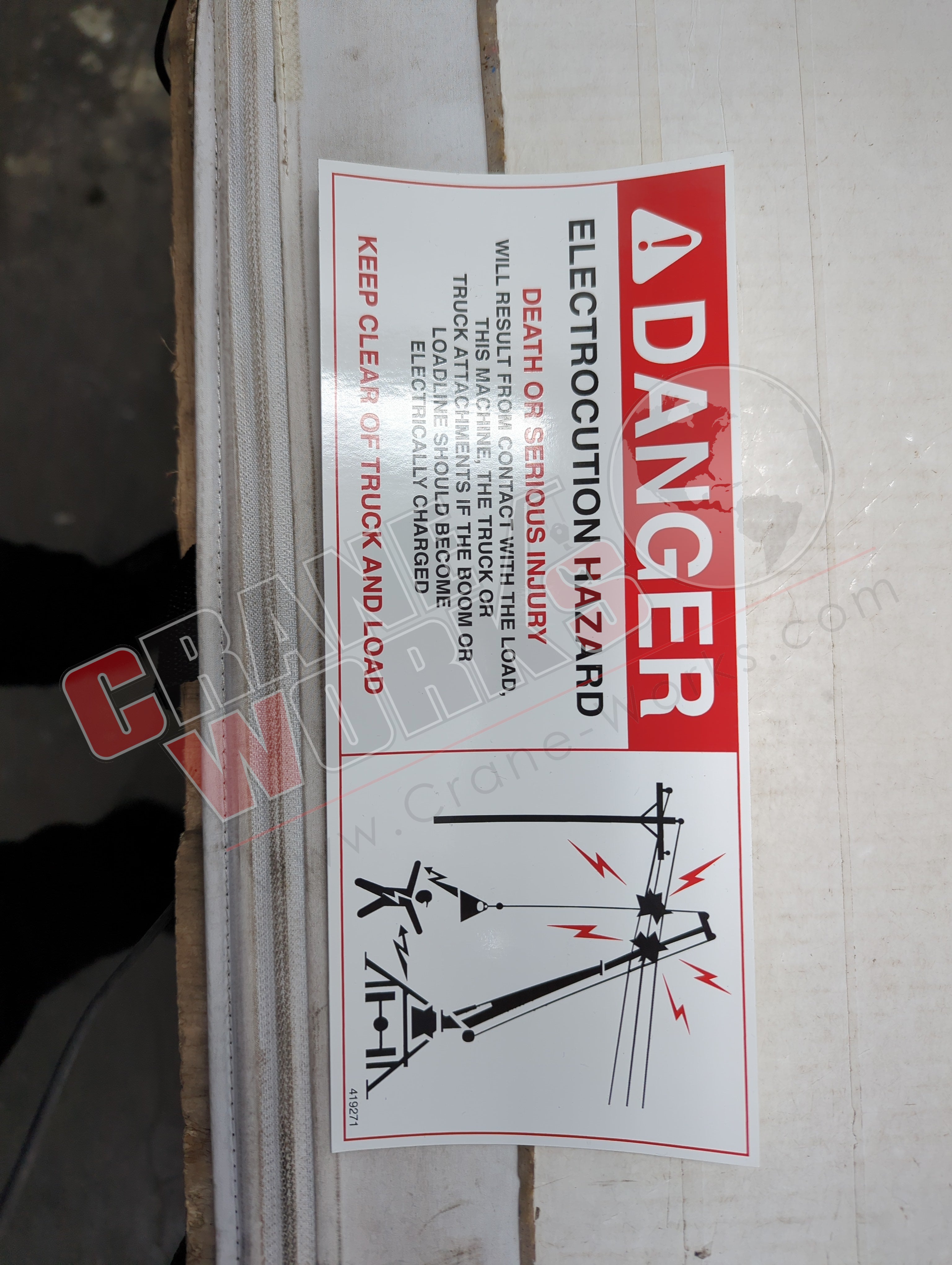 419271TU | New Decal, Electrocution Hazard – CraneWorks